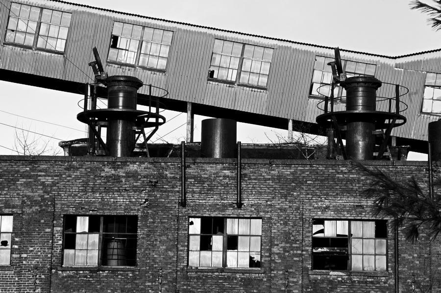 Burden Iron Works – Black & White – ChromaCody